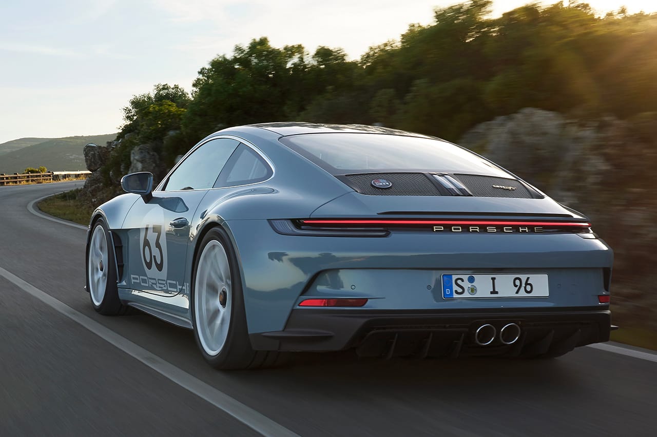 Embrace the 911 Dream: Limited Edition 911 S/T by Porsche - Motofutura