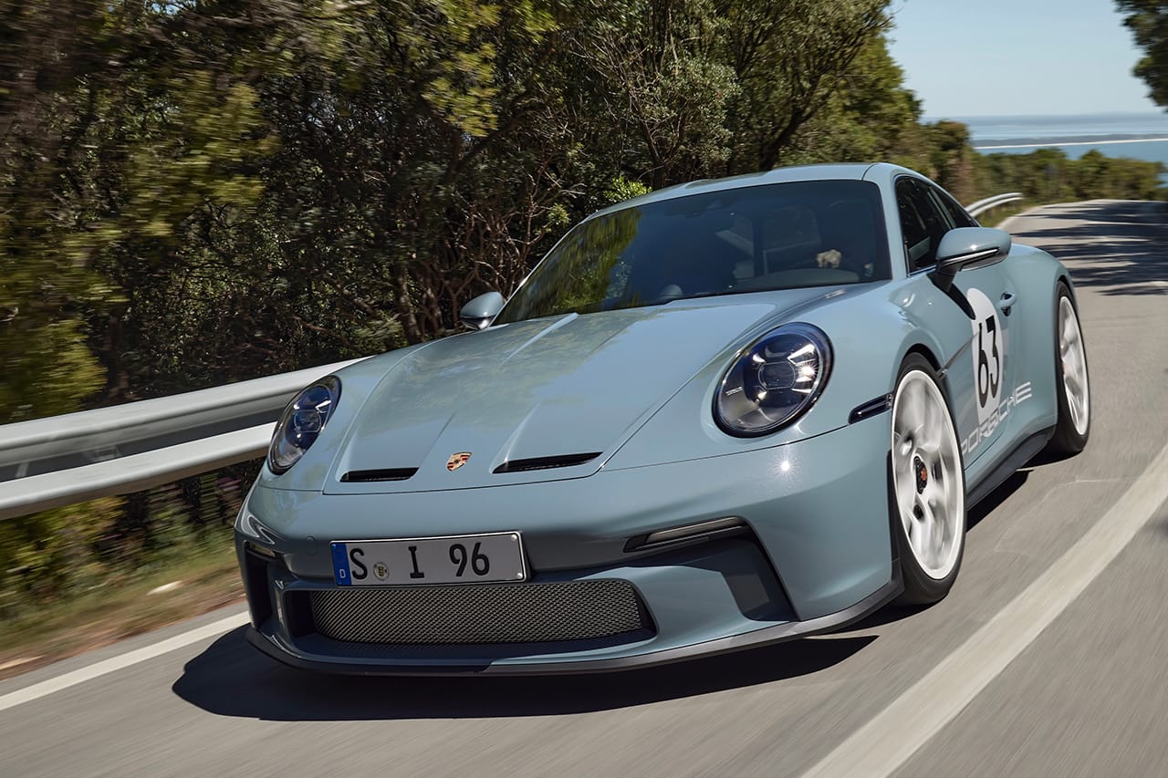 Embrace the 911 Dream: Limited Edition 911 S/T by Porsche - Motofutura